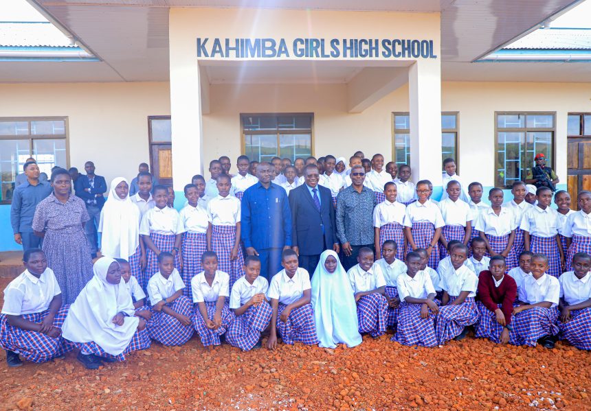 MAKAMU WA RAIS AKAGUA UJENZI WA SHULE YA SEKONDARI YA WASICHANA KAHIMBA ...