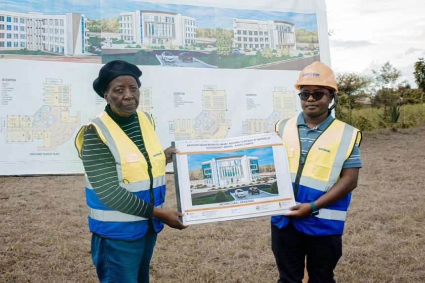 IAA YAMKABIDHI ENEO MKANDARASI KUJENGA MAJENGO MAWILI KAMPASI YA BABATI ...