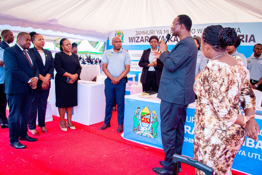 WAZIRI SIMBACHAWENE AIPA KONGOLE WIZARA YA KATIBA NA SHERIA - Mzalendo
